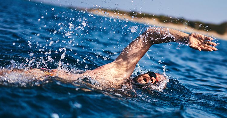 Smart goggles track open-water swimming using GPS | Newsflash